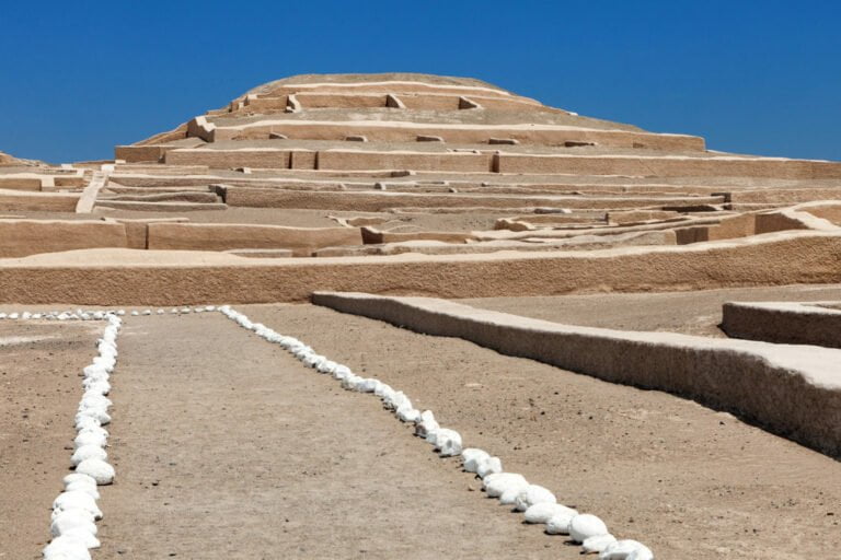 Descubre la belleza ancestral de Pachacámac: El santuario arqueológico ...